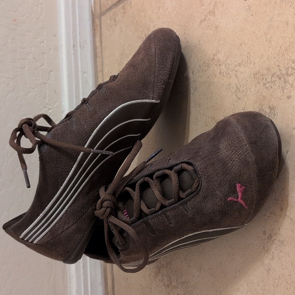 Puma | Shoes | Puma Chocolate Brown Sneaker Shoes With Pink Accent Size ...